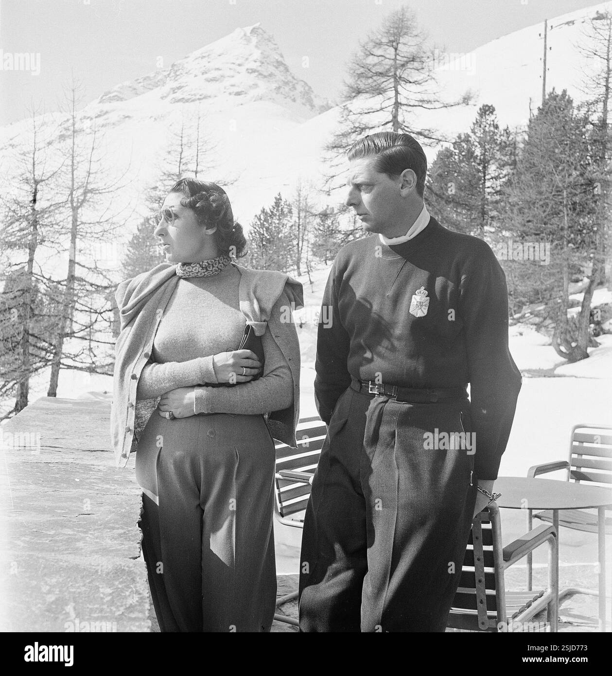 Prinz Niklaus von Rumänien mit seiner Ehefrau in St. Moritz, 1942# ...