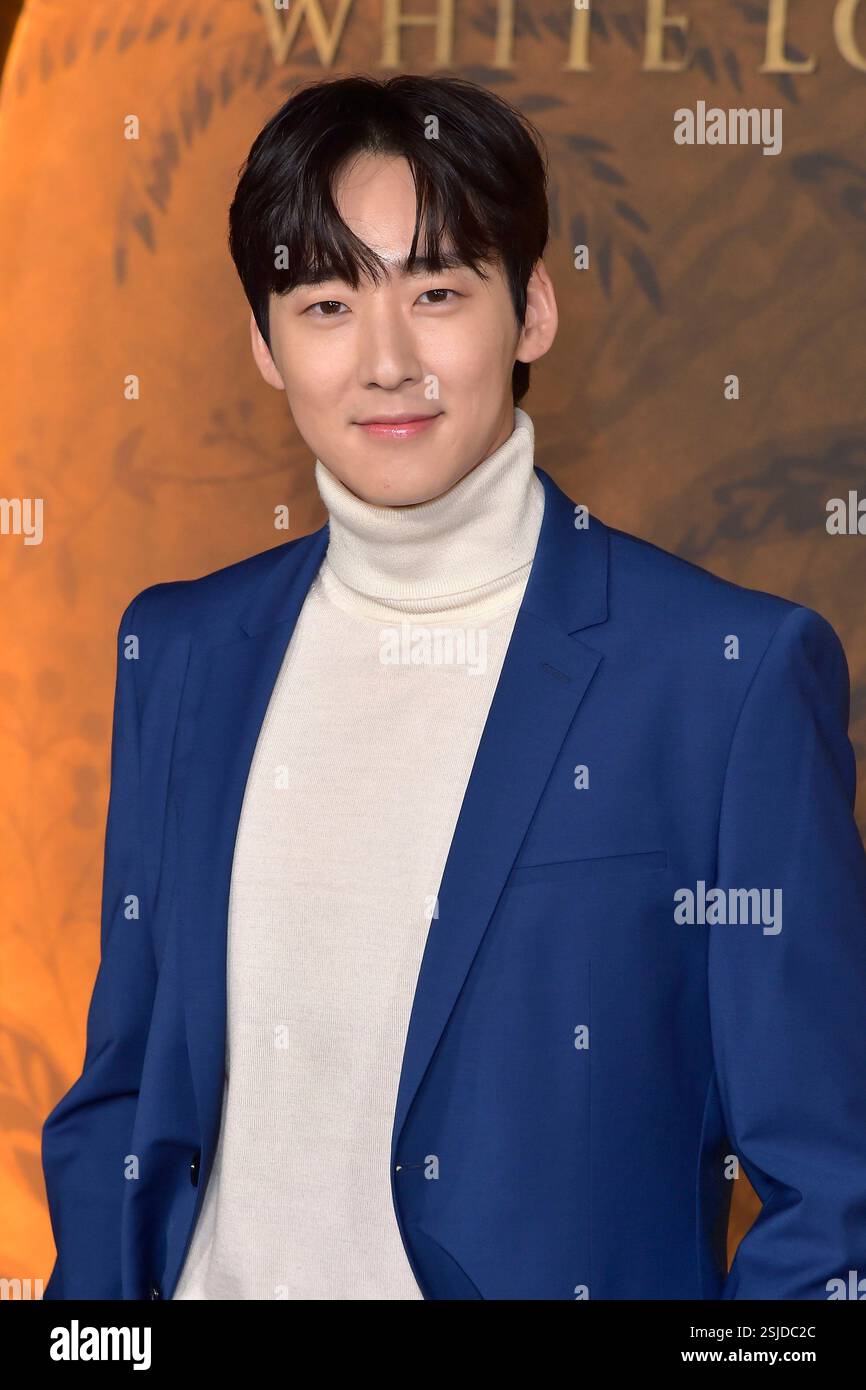 Kevin Woo bei der Premiere der 3. Staffel der HBO Serie 'The White Lotus' im Paramount Theater ...