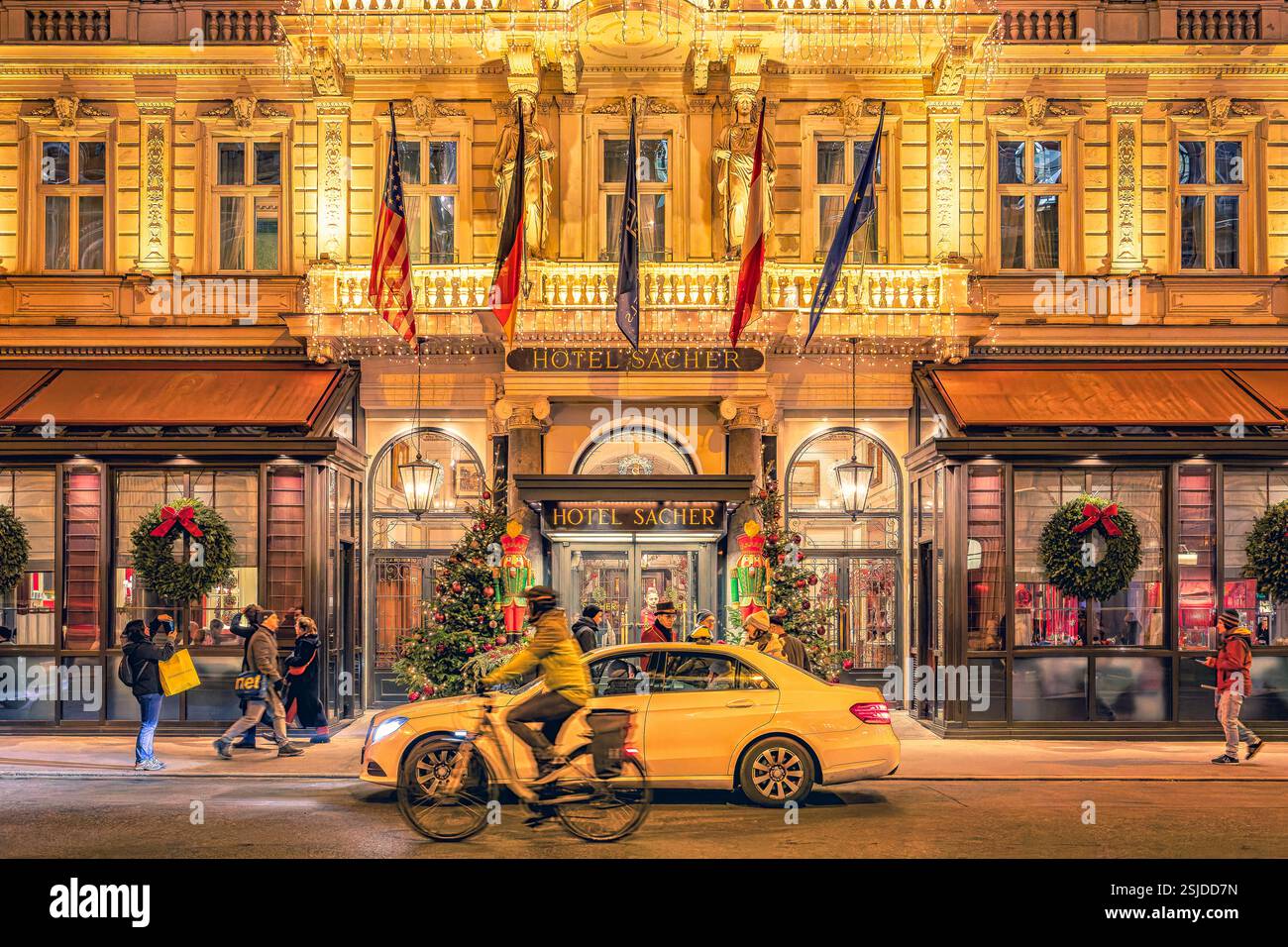 Anna sacher hi-res stock photography and images - Alamy