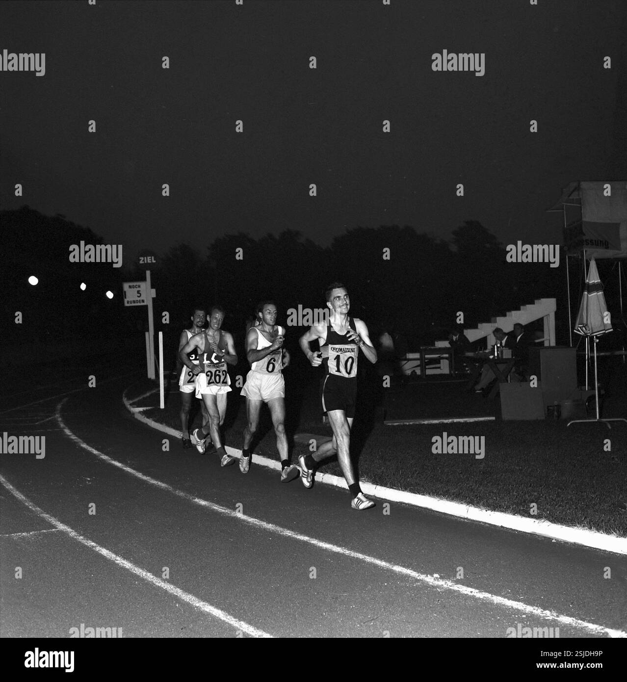 Leichtathletik-SM 1963 Basel, 10'000m Gehen: 3. Stihl, 2. Marquis, 4 ...