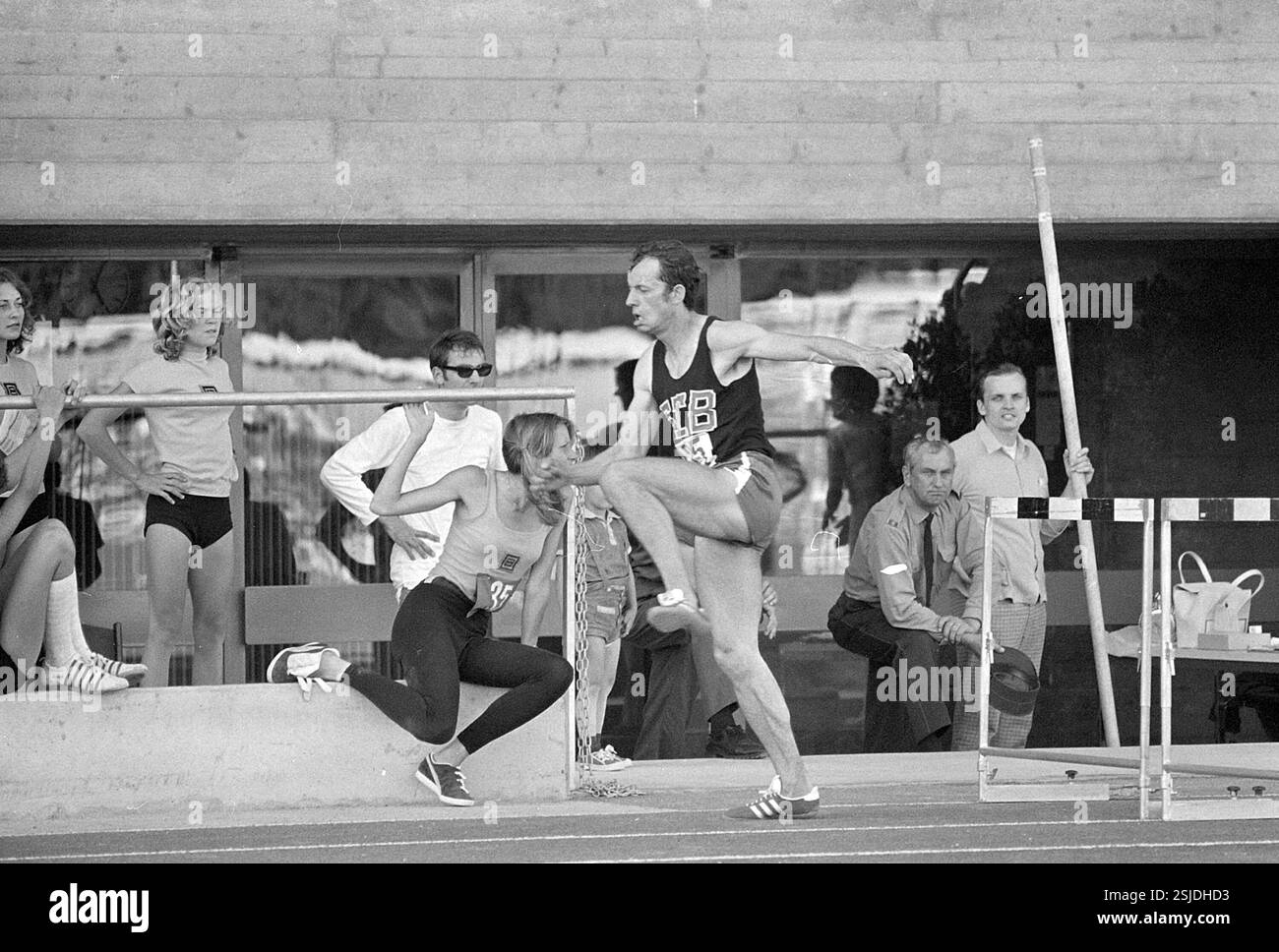 Leichtathletik-SM 1971 Basel, Finale 400m Hürden: Heinz Hofer#Swiss ...