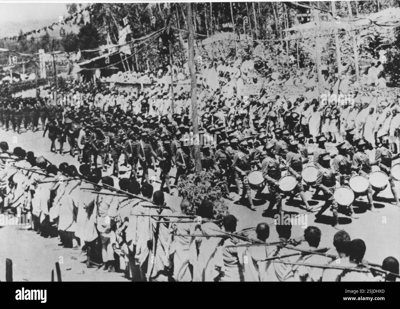 Italien-Abessinien-Krieg 1936: Truppenparade in Addis Abeba#Italy ...