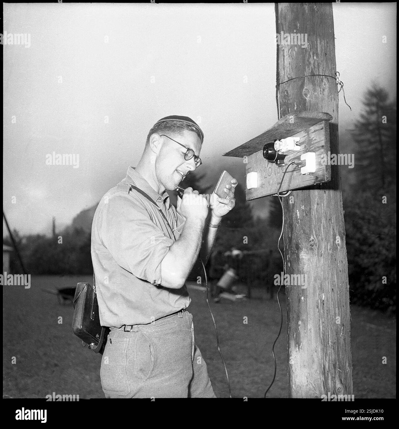 Lagertelefon an Pfahl--- Der 5. Welt-Rover-Moot in Kandersteg, 1953#the ...