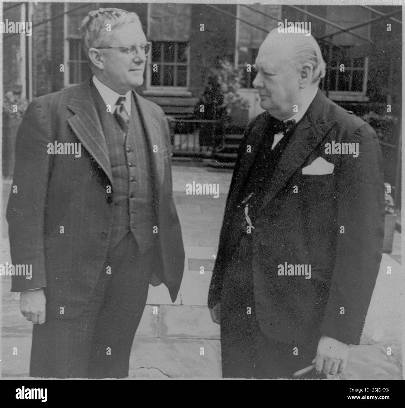 Dr. Herbert Vere Evatt und Winston Churchill#Dr. Herbert Vere Evatt and ...