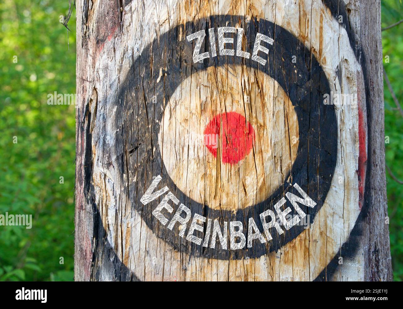 Achieving targets hi-res stock photography and images - Alamy