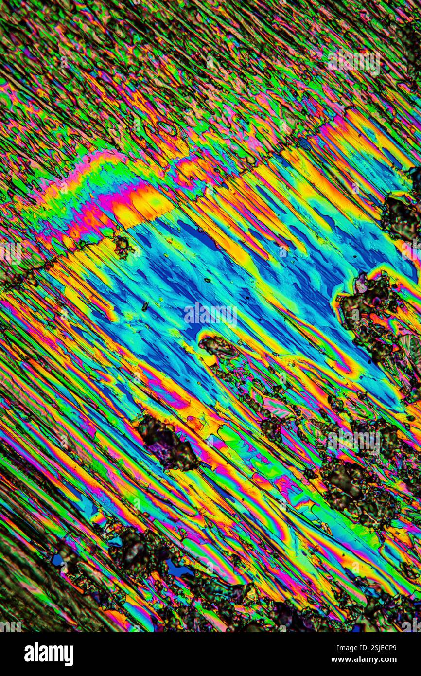 Polarized urea crystals under the microscope Stock Photo - Alamy