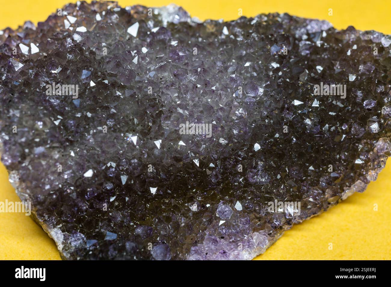 Spiky crystals quartz hi-res stock photography and images - Alamy
