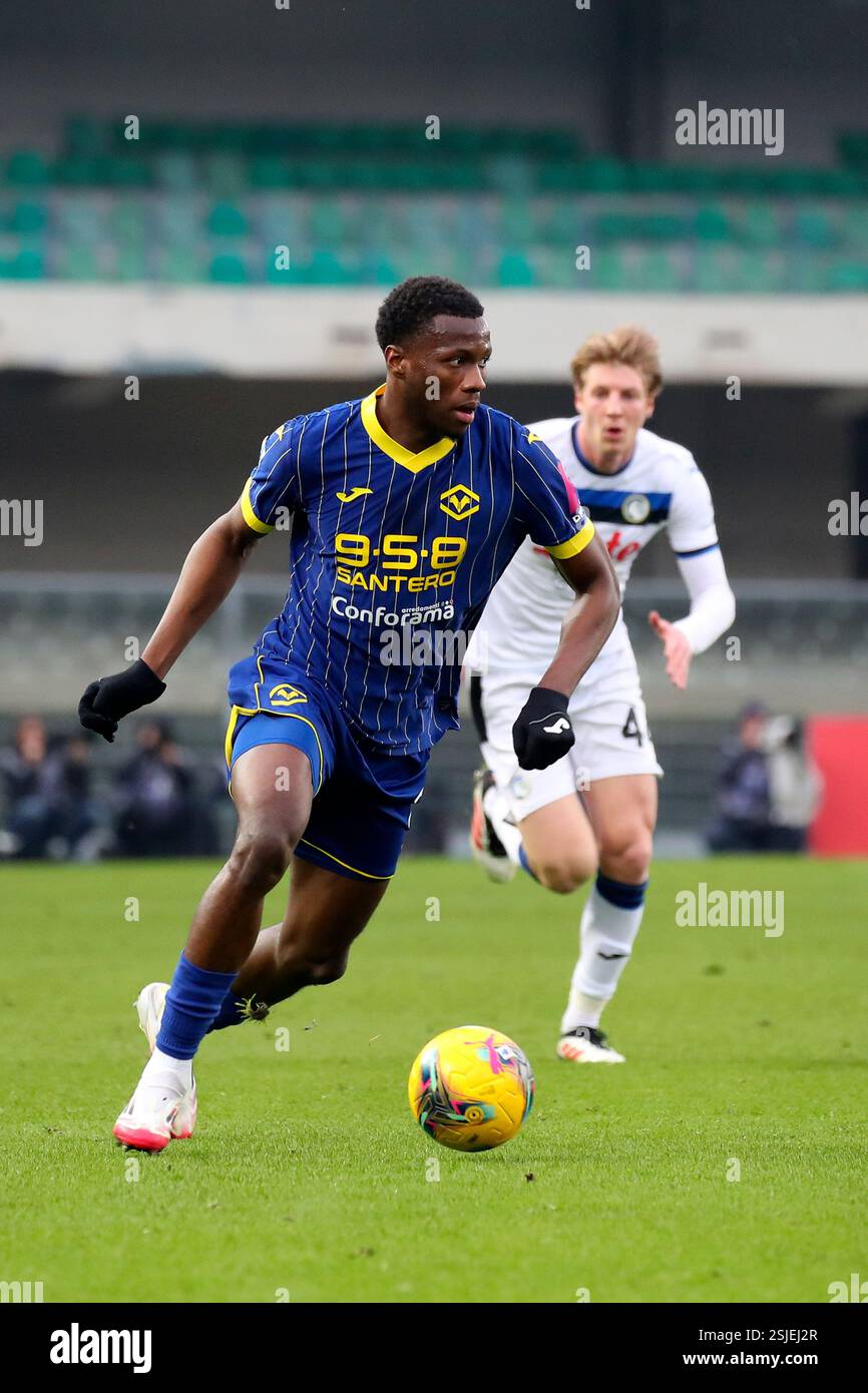 Verona, Italia. 08th Feb, 2025. Verona's Daniel Oyegoke during the ...