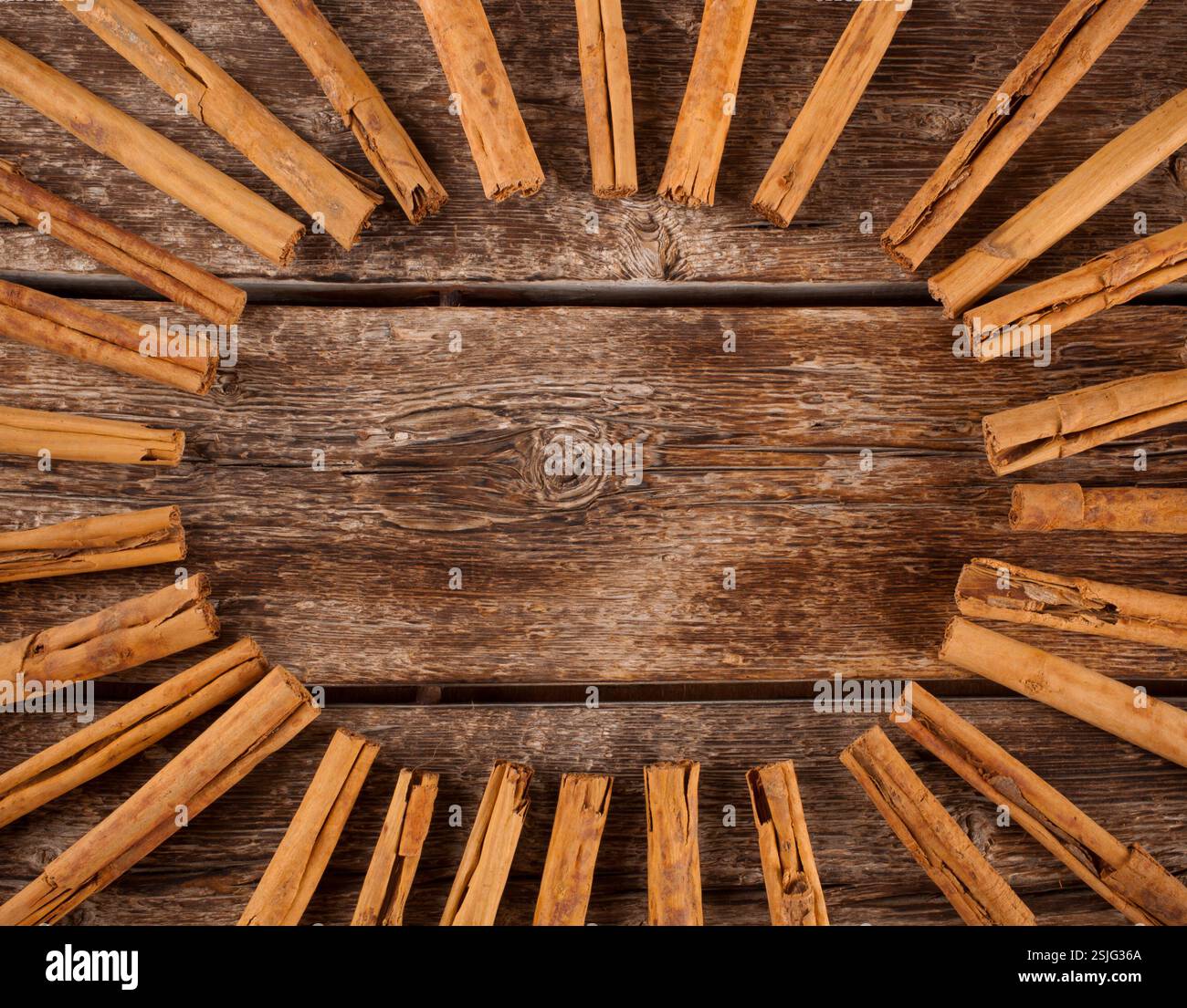 Cinnamon frame hi-res stock photography and images - Alamy