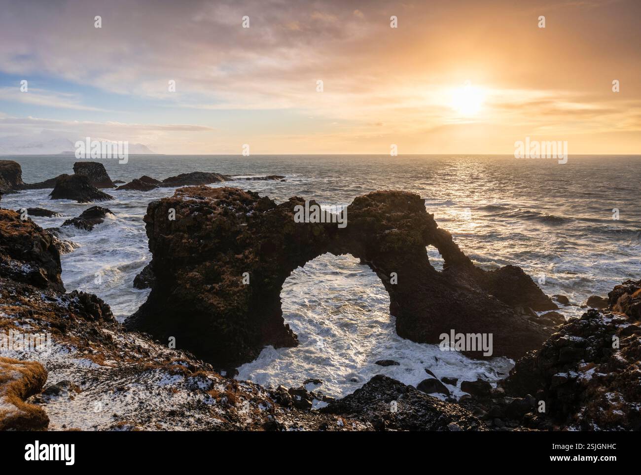 Gatklettur arch iceland hi-res stock photography and images - Alamy