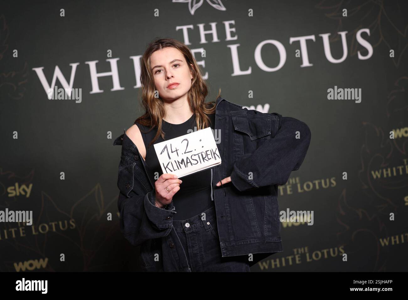 The White Lotus - Staffel 3 in Berlin Luisa - Marie Neubauer Deutsche ...