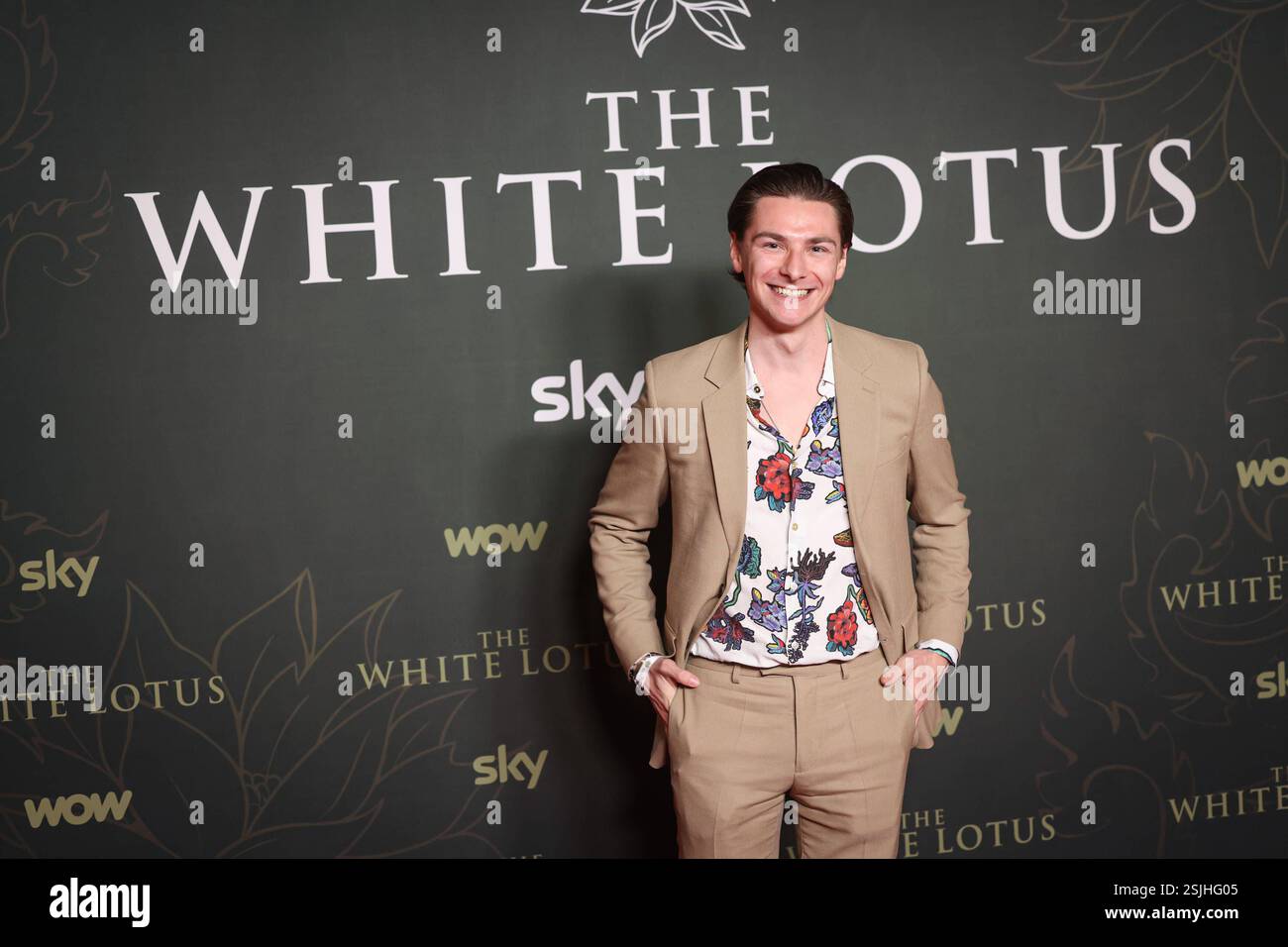 The White Lotus - Staffel 3 in Berlin Max Suhr / FGreund von Claudia ...