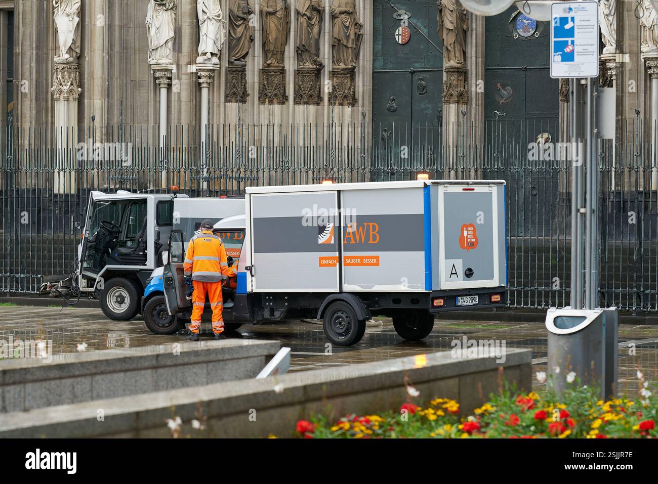 Employees of waste management company, Abfallwirtschaftsbetriebe ...