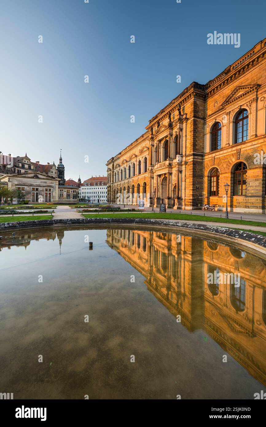 Old Town Main Guard Schinkelwache, Theaterplatz, Zwinger, Dresden ...