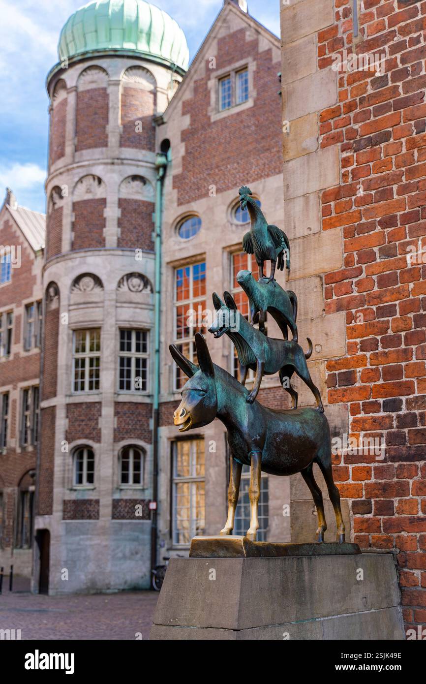 Germany sculpture animals in town hi-res stock photography and images ...
