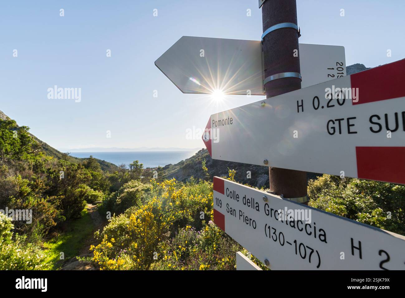 Monte cenno hi-res stock photography and images - Alamy