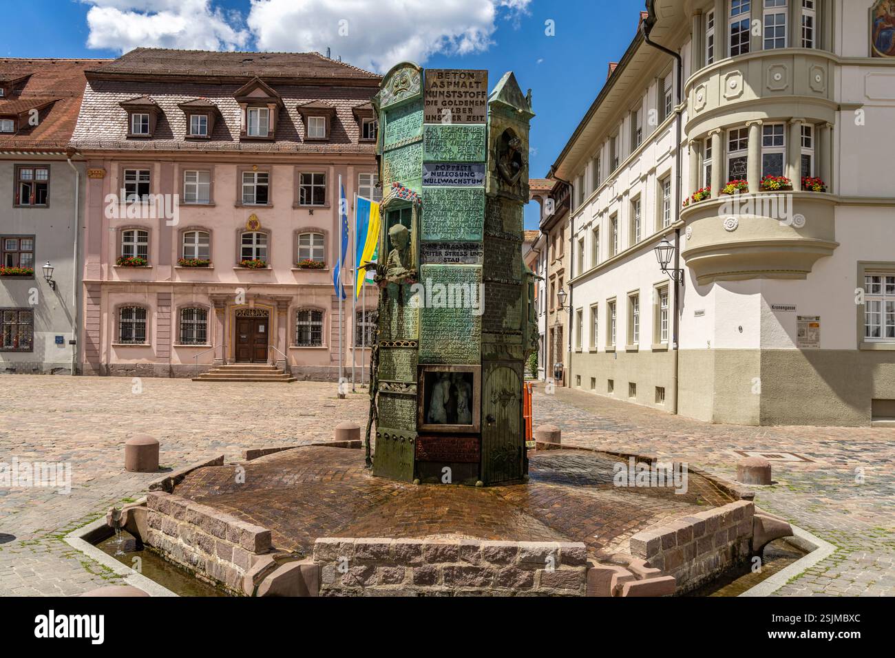 Minster Fountain and the Old Villingen Town Hall on Münsterplatz in ...