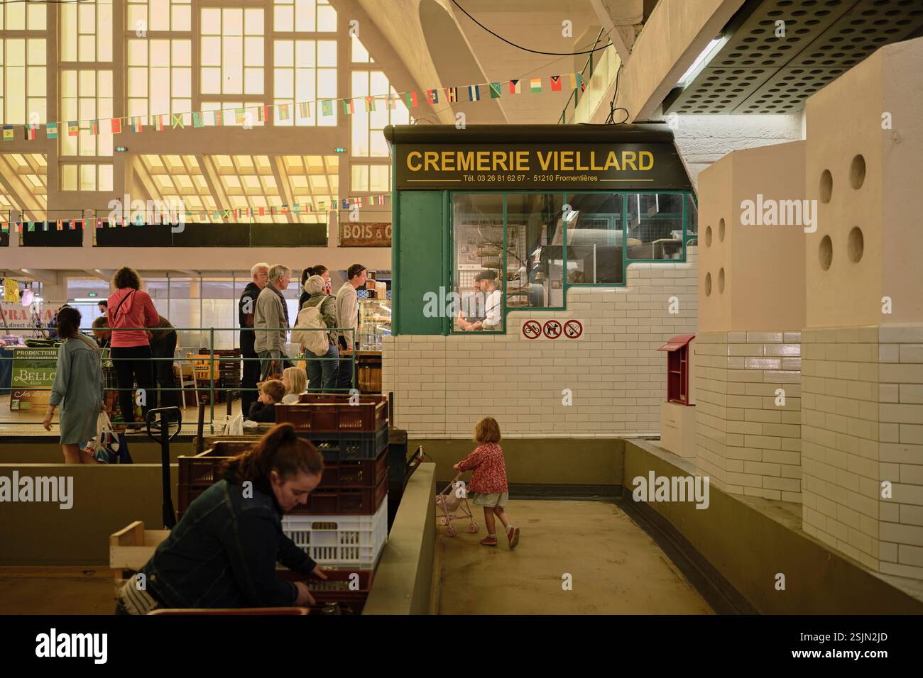 Market activity in the market hall 'Les Halles du Boulingrin' in Reims ...