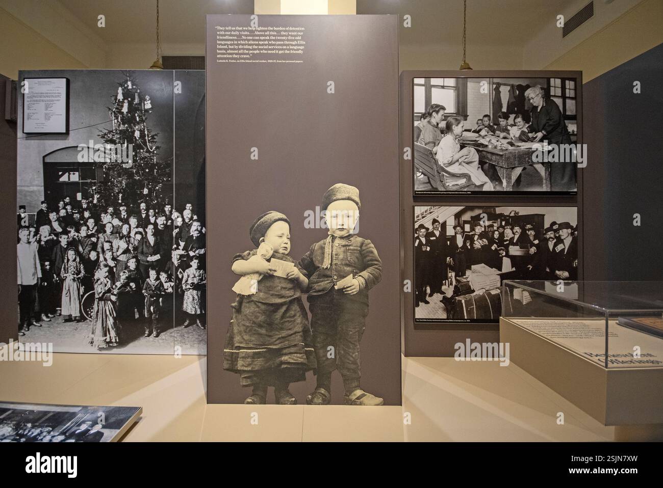 Old photographs of immigrants in Ellis Island National Museum of ...