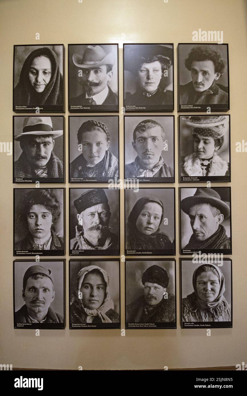 Old photographs of immigrants in Ellis Island National Museum of ...
