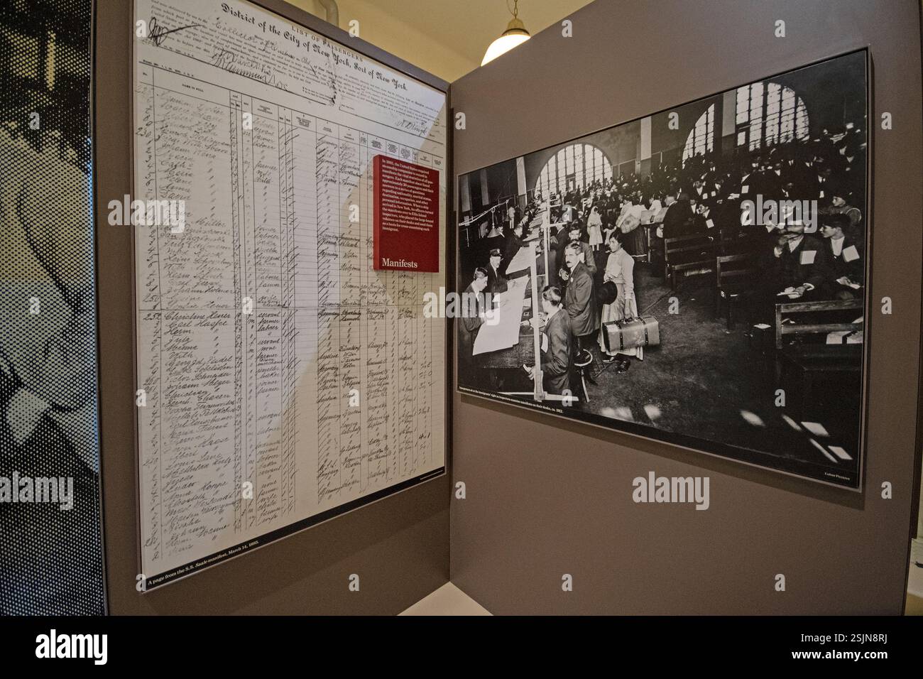 Old photograph of immigrants in Ellis Island National Museum of ...