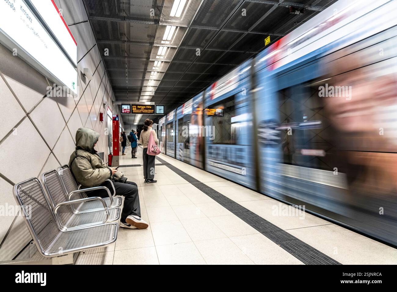 Modern underground station on the Wehrhahn line, Kirchplatz, 6 new ...