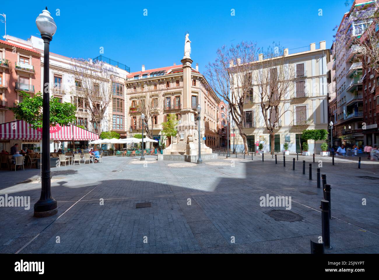 Plaza de Santa Catalina, statue of the Virgin Mary, old town ...