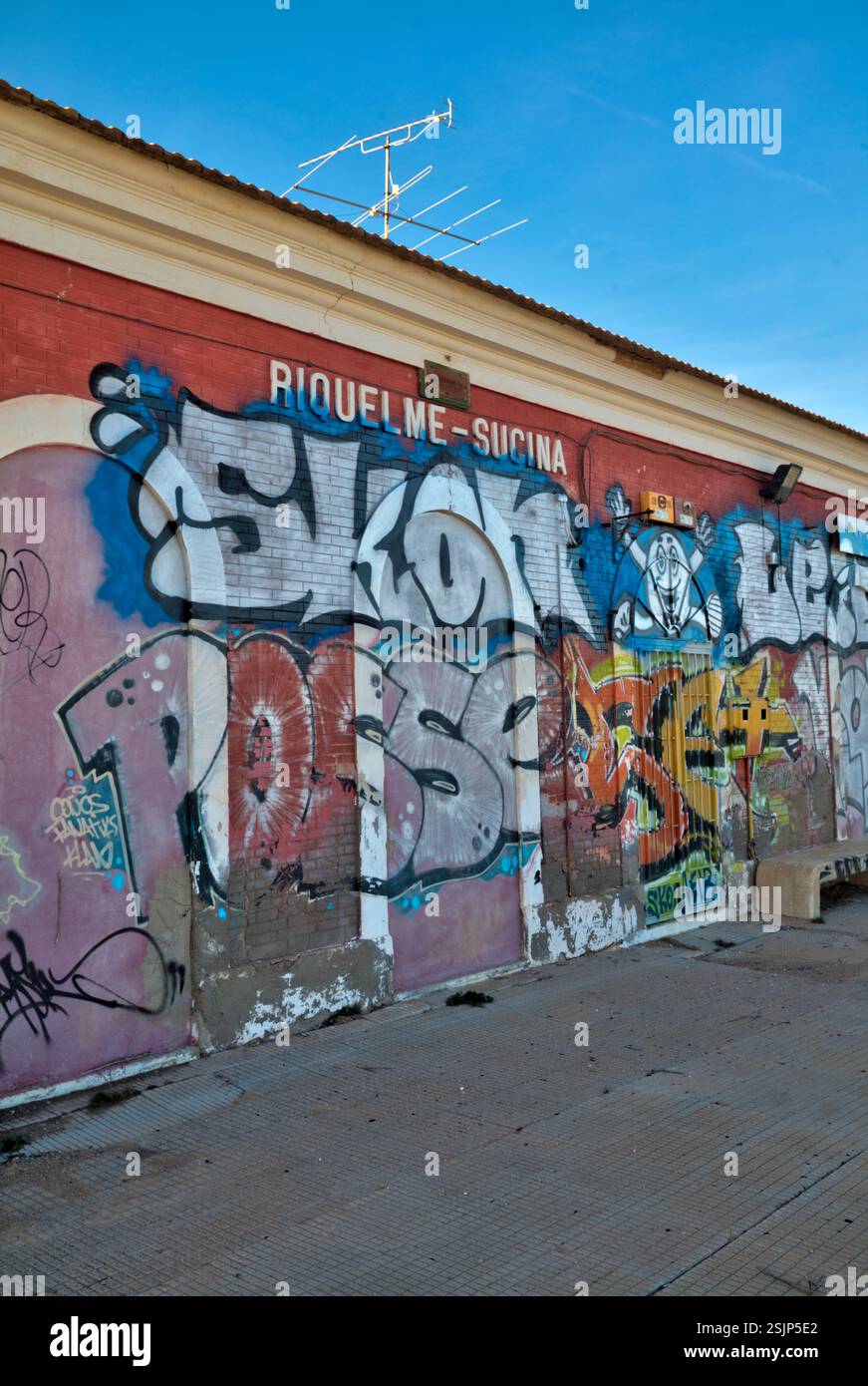Estacion Riquelme-Sucina, graffiti art, lost place, old train station ...