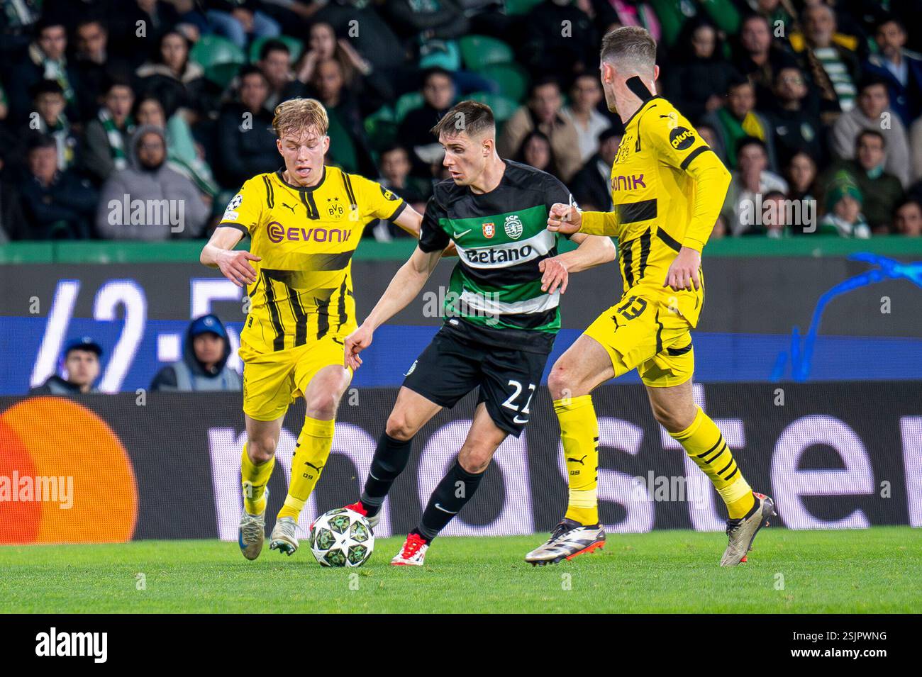 11.02.2025, Fussball: UEFA Champions League, Saison 2024/2025, Play ...