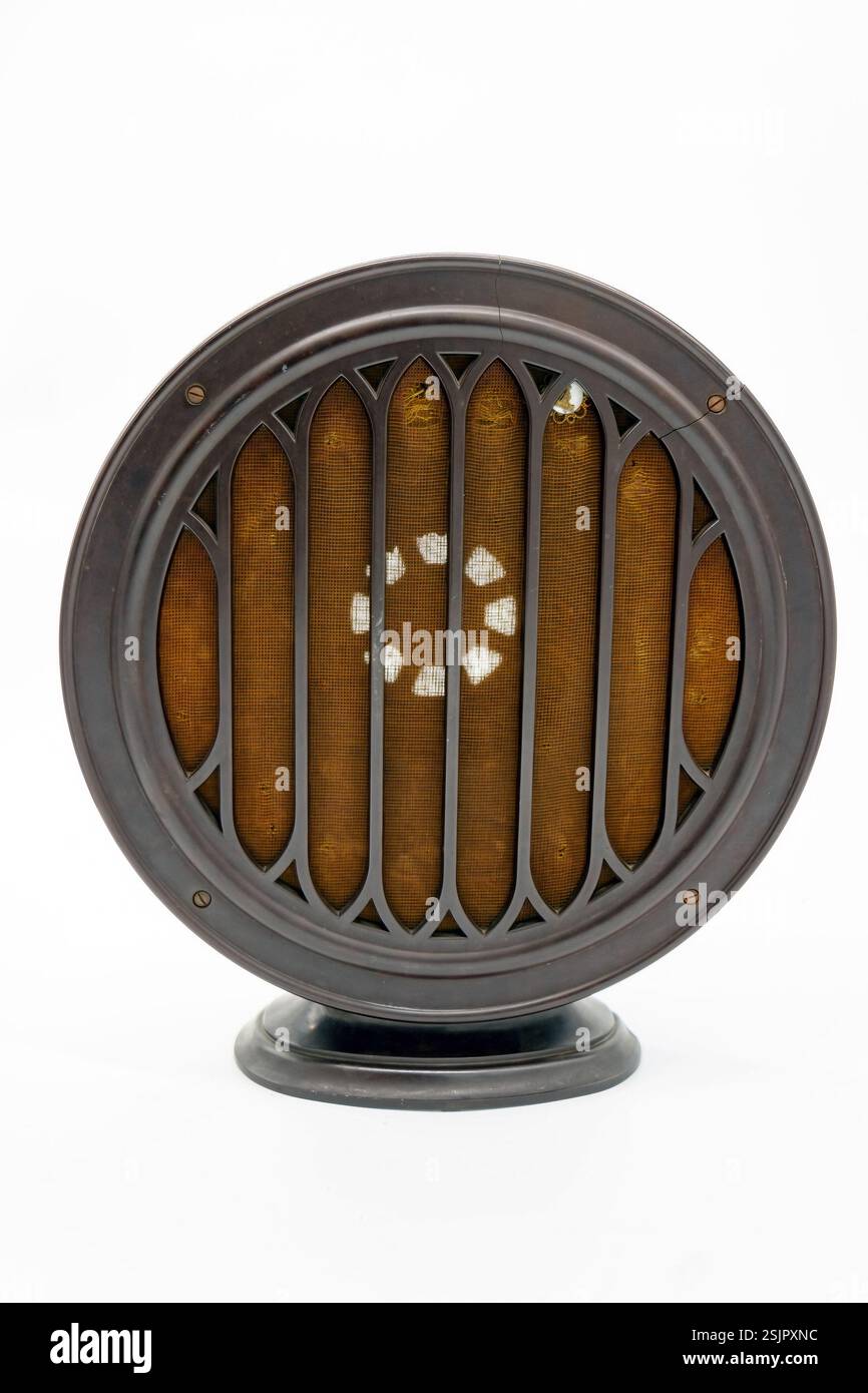 Vintage round antique style British Thomson-Houston Art Deco Bakelite ...