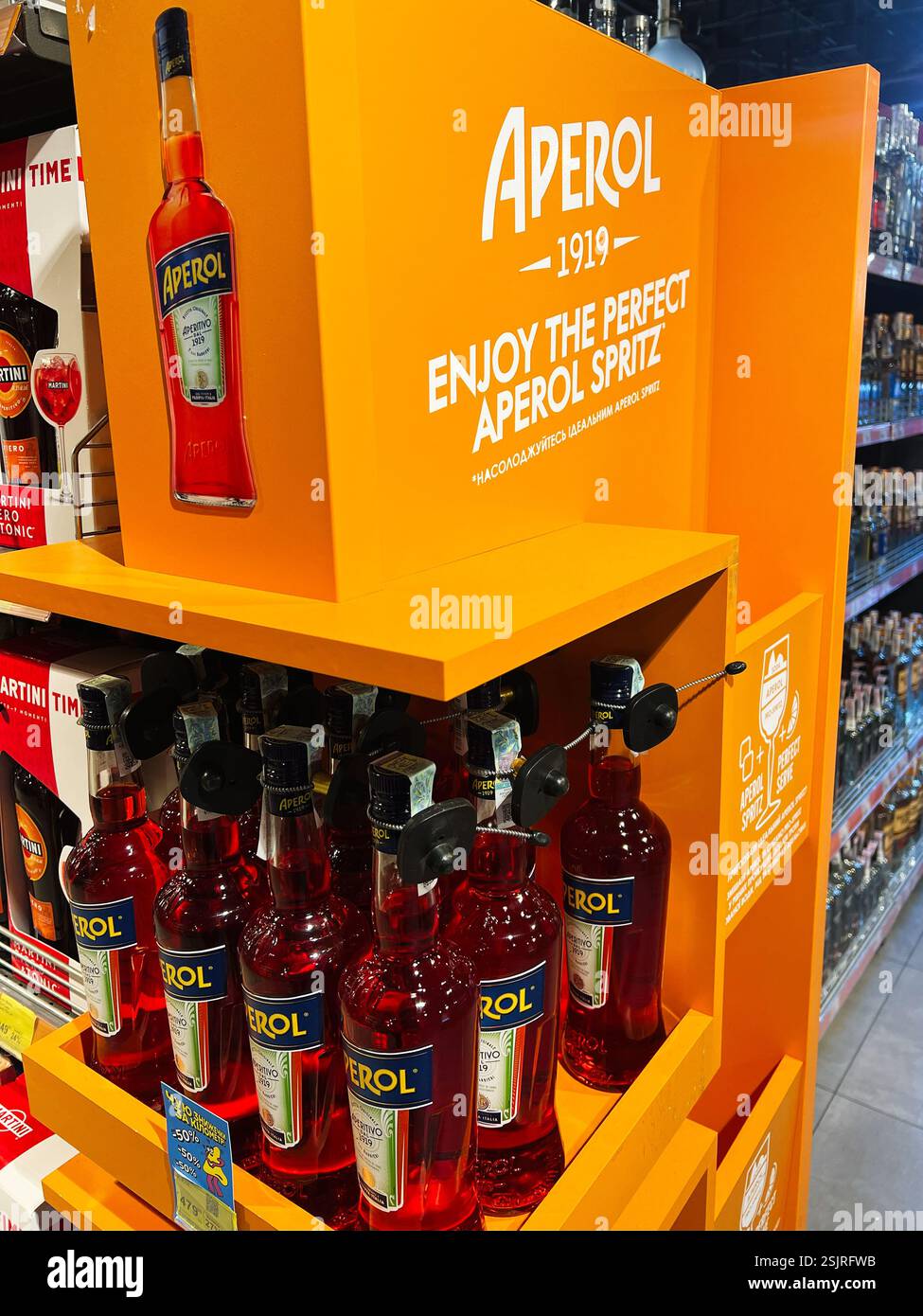 Aperol spritz packaging hi-res stock photography and images - Alamy