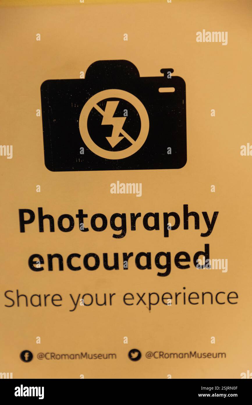 Photography Encouraged Sign Stock Photo - Alamy