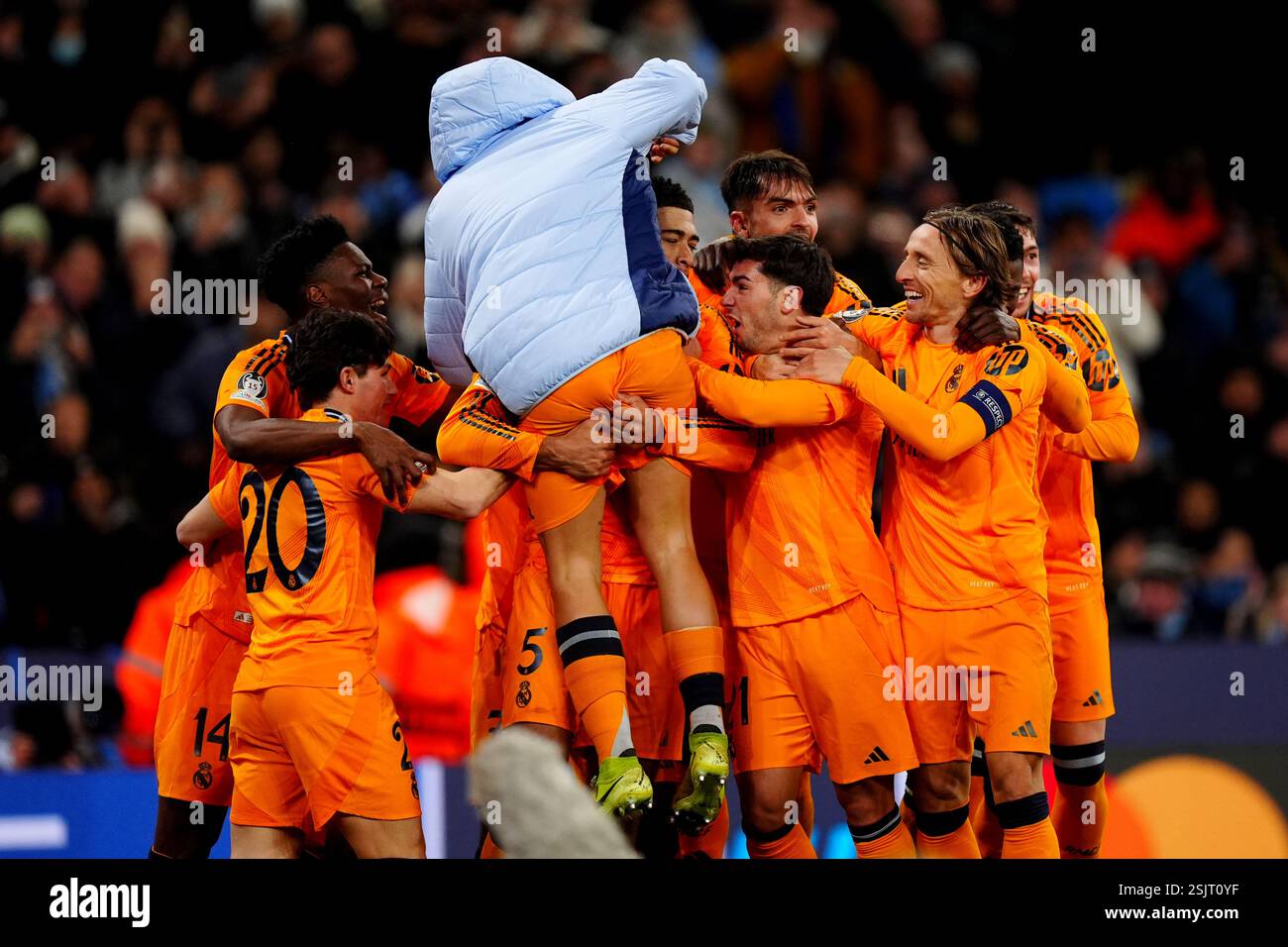 Real Madrid's Jude Bellingham (centre) celebrates scoring their side's ...