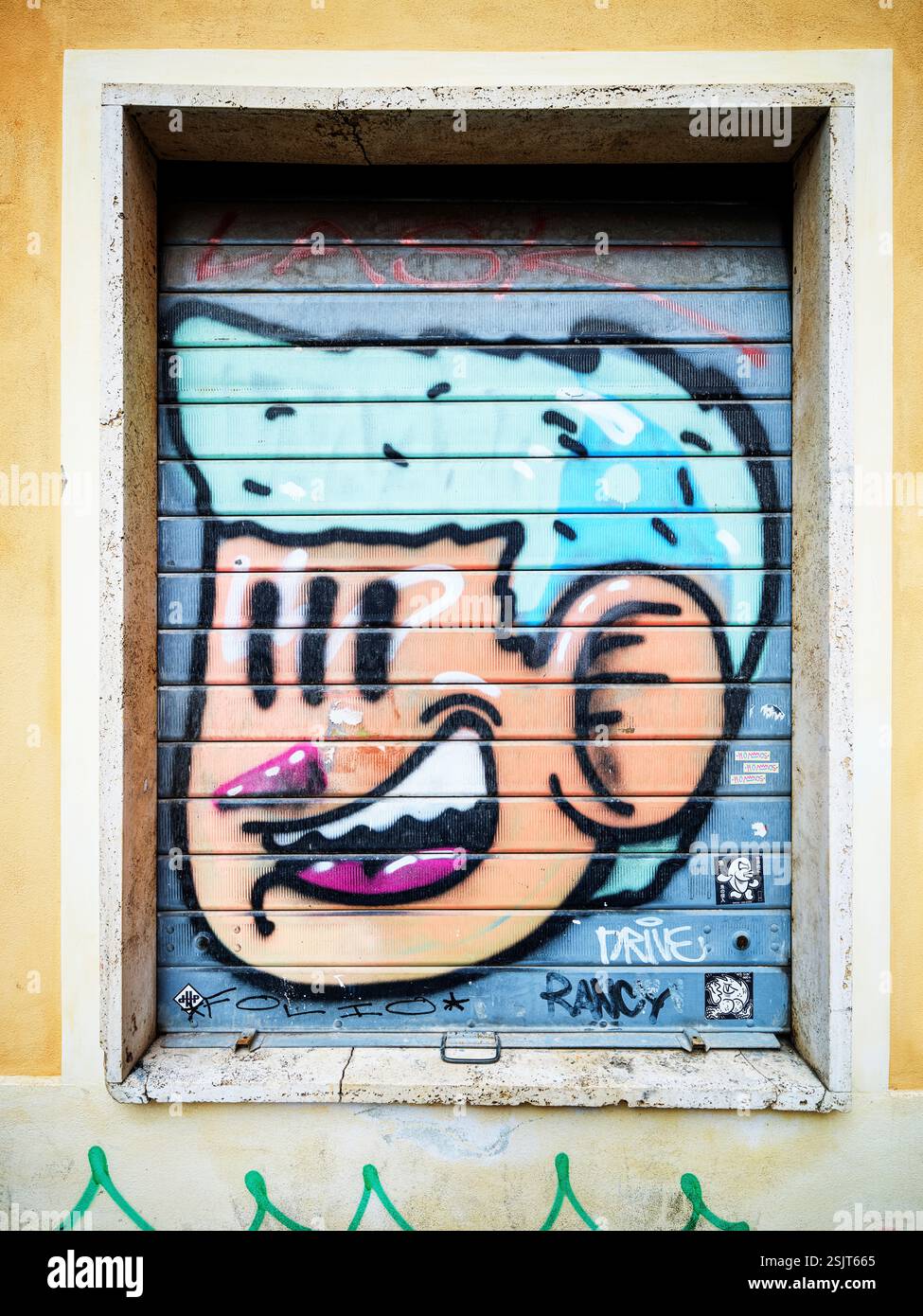 Street photography in via hi-res stock photography and images - Alamy