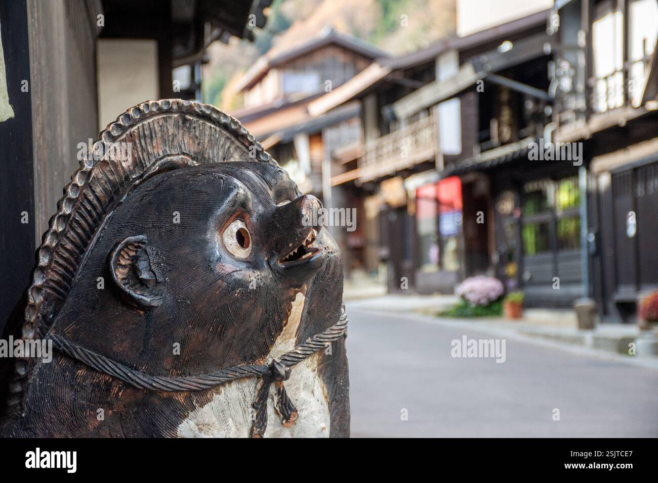 Tanuki statue hi-res stock photography and images - Alamy