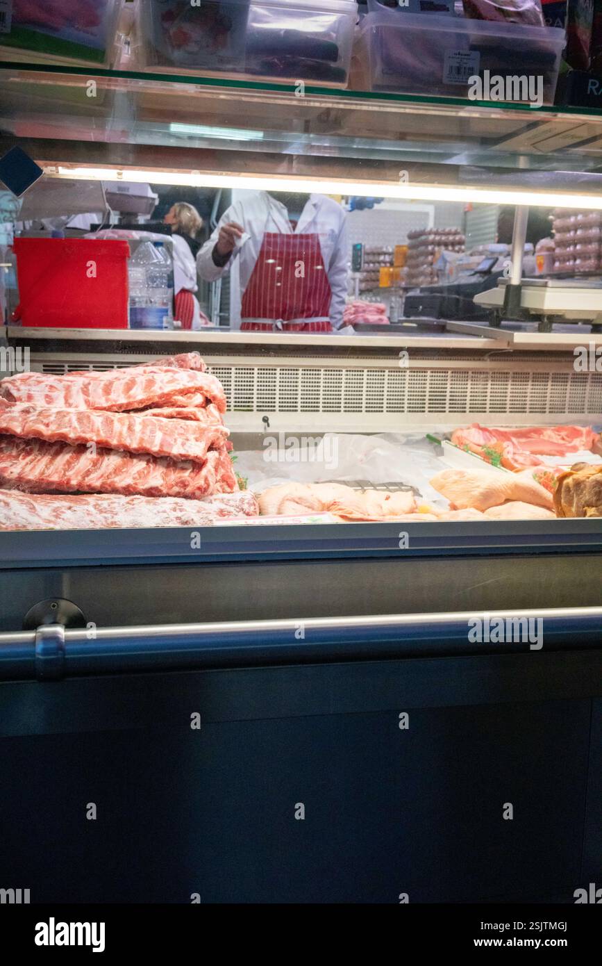 Halal butcher fresh meat hi-res stock photography and images - Alamy