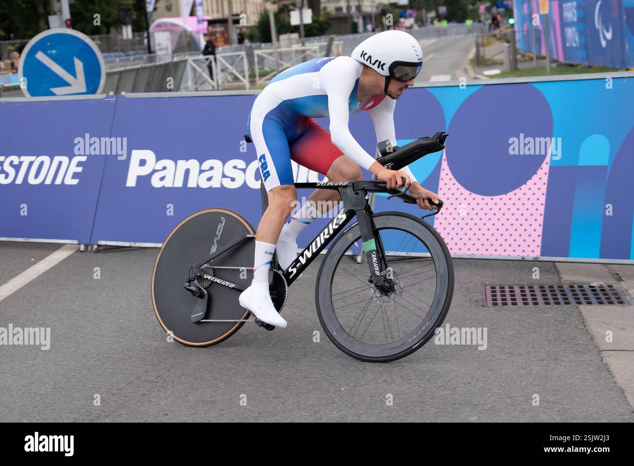 Alexandre Leaute of France wins the gold medal in the men's C5 ...