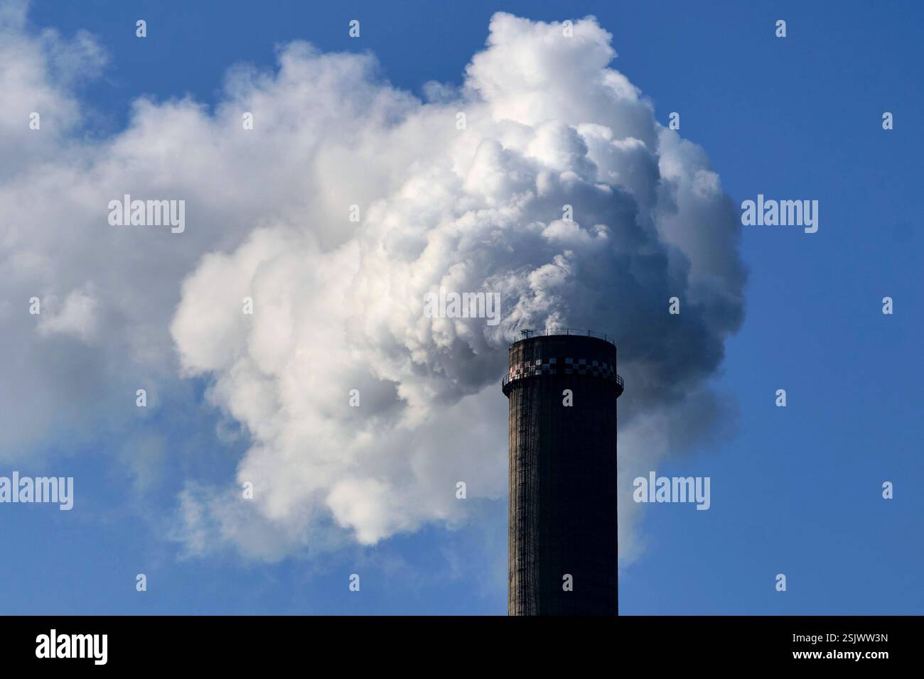 Bucharest, Romania. 11th Feb, 2025: Chimney of CET Progresul power ...