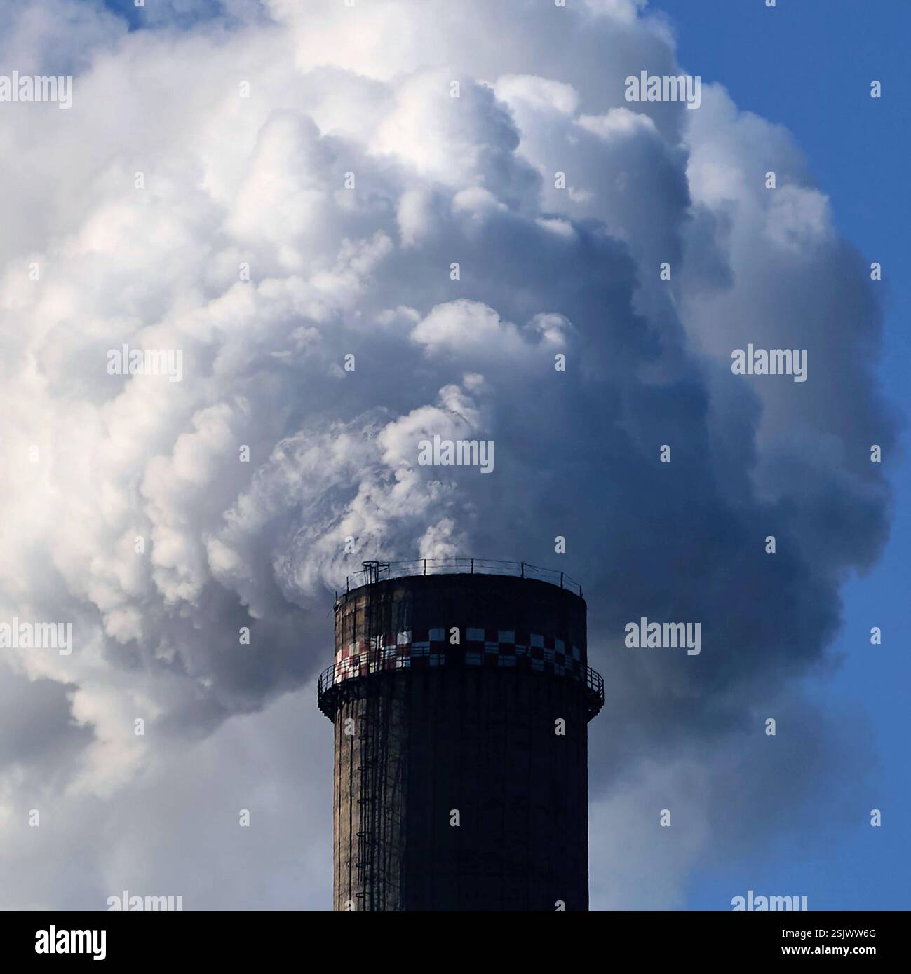 Bucharest, Romania. 11th Feb, 2025: Chimney of CET Progresul power ...