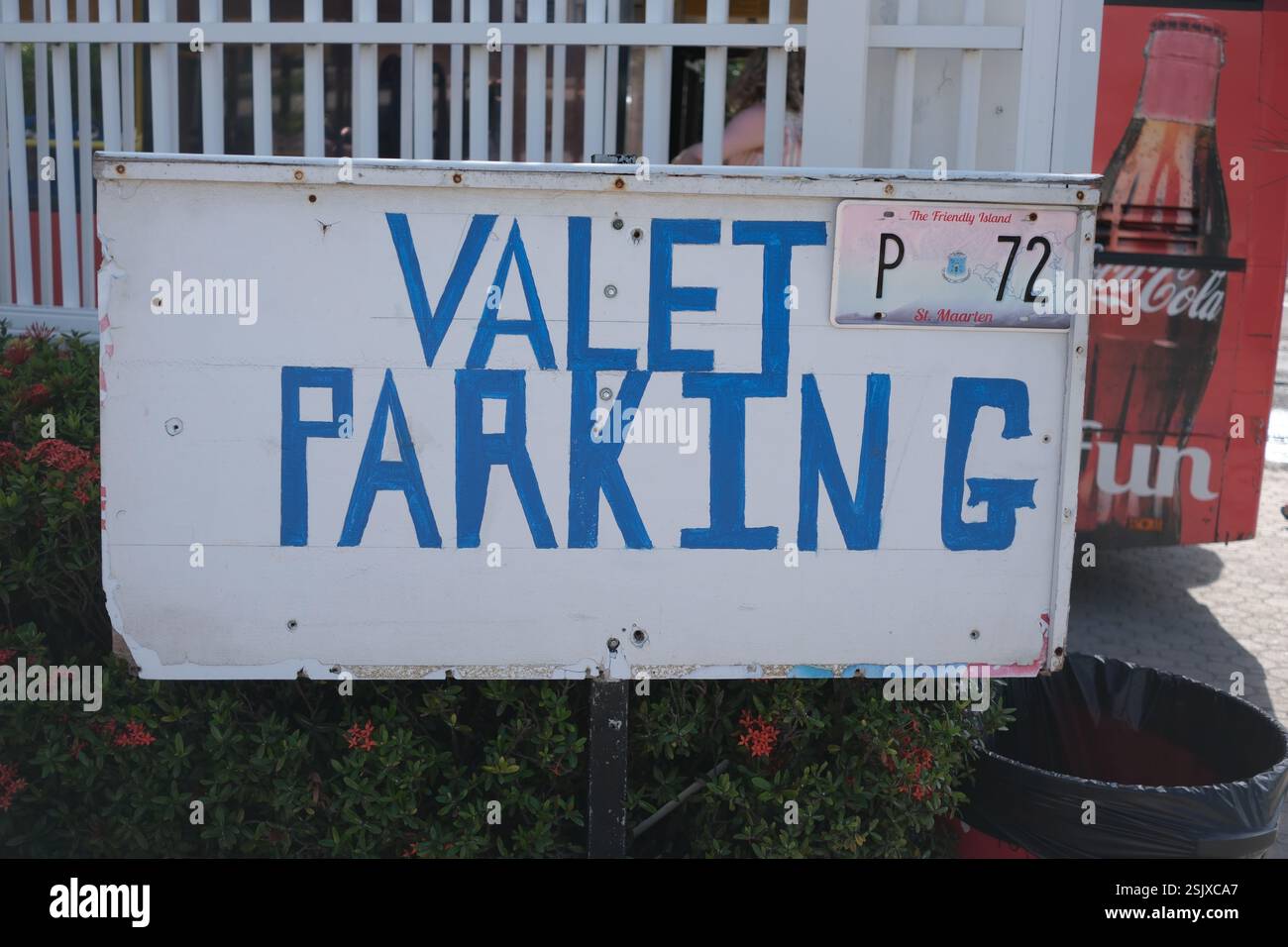 Valet Parking sign Stock Photo - Alamy