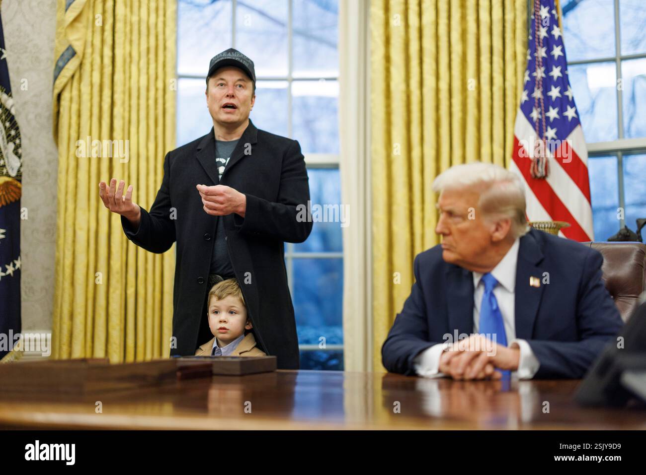 Elon Musk (middle) and his son, X (left) and US President Donald Trump ...