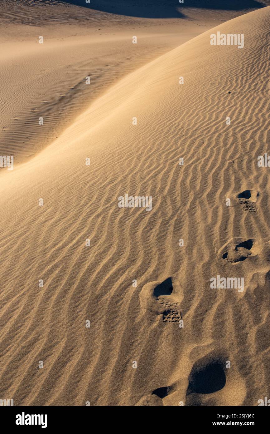 Sand waves wind sand patterns hi-res stock photography and images - Alamy