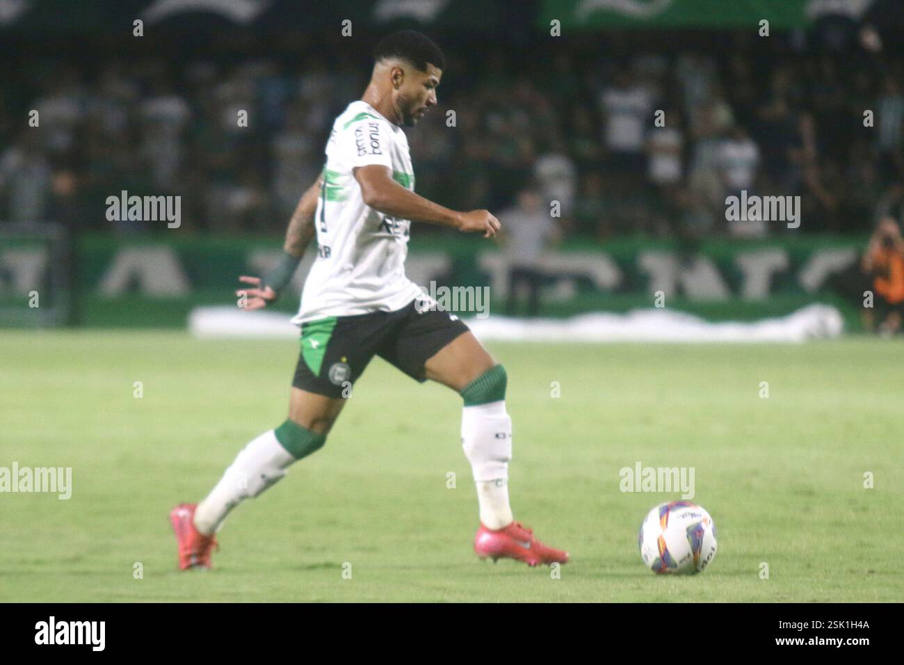 PR - CURITIBA - 02/11/2025 - PARANAENSE 2025, CORITIBA x OPERARIO ...