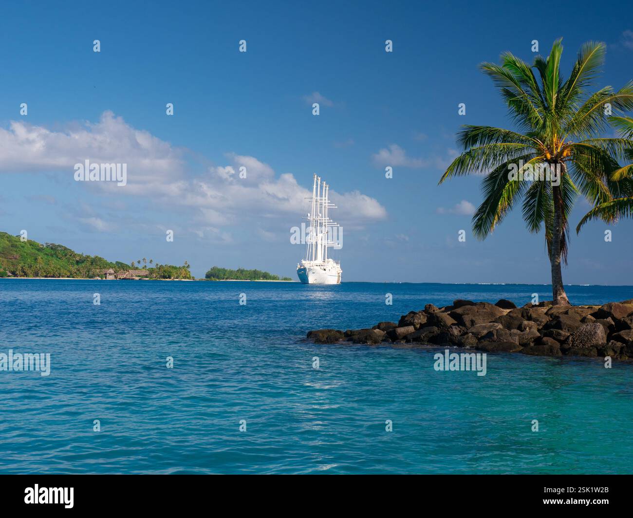 Ship bora bora hi-res stock photography and images - Alamy