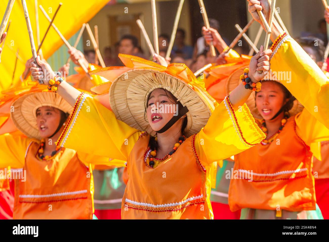 Filipino indigenous dancers hi-res stock photography and images - Alamy