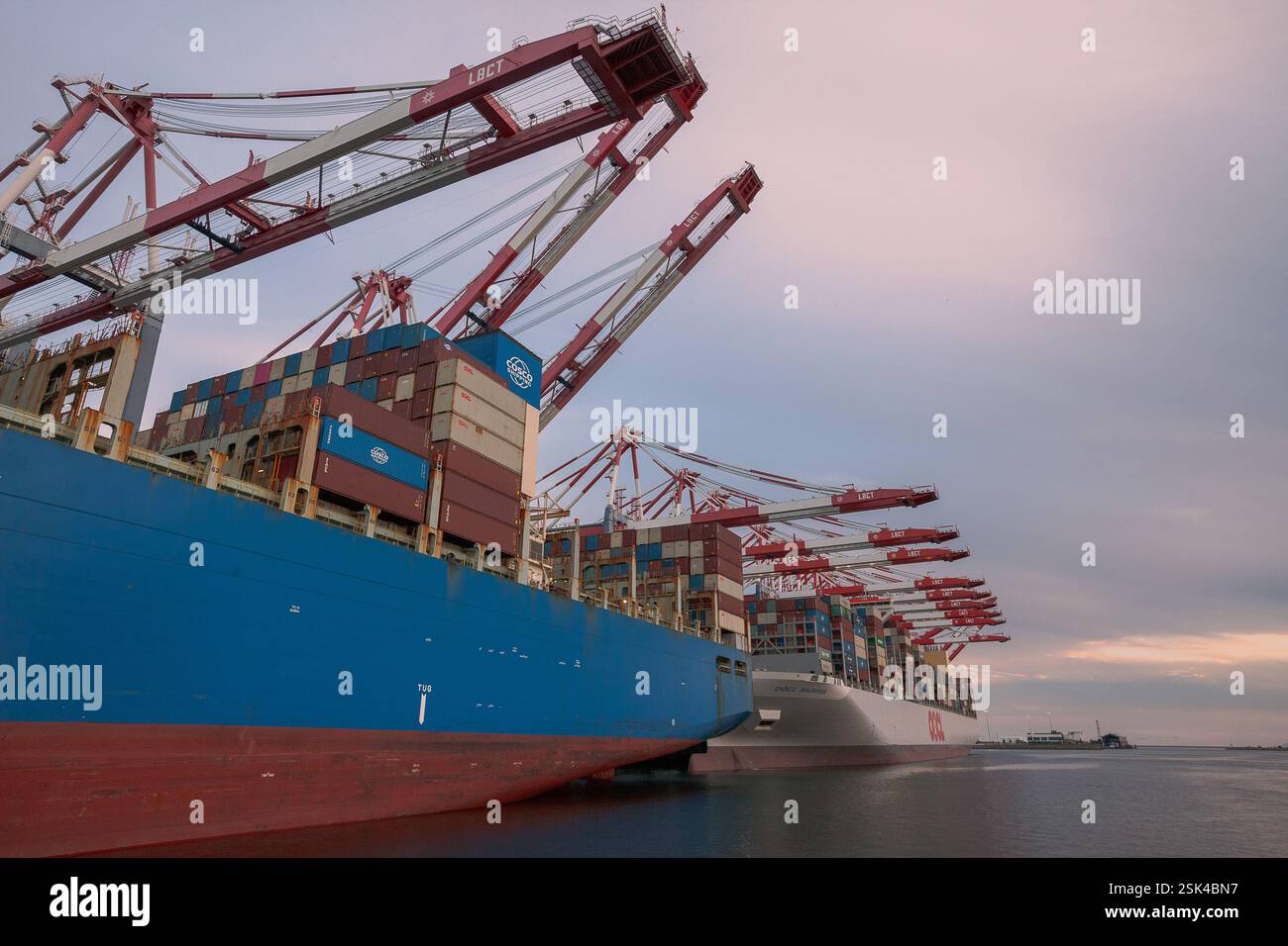 Cosco shipping container ship port of long beach hi-res stock ...