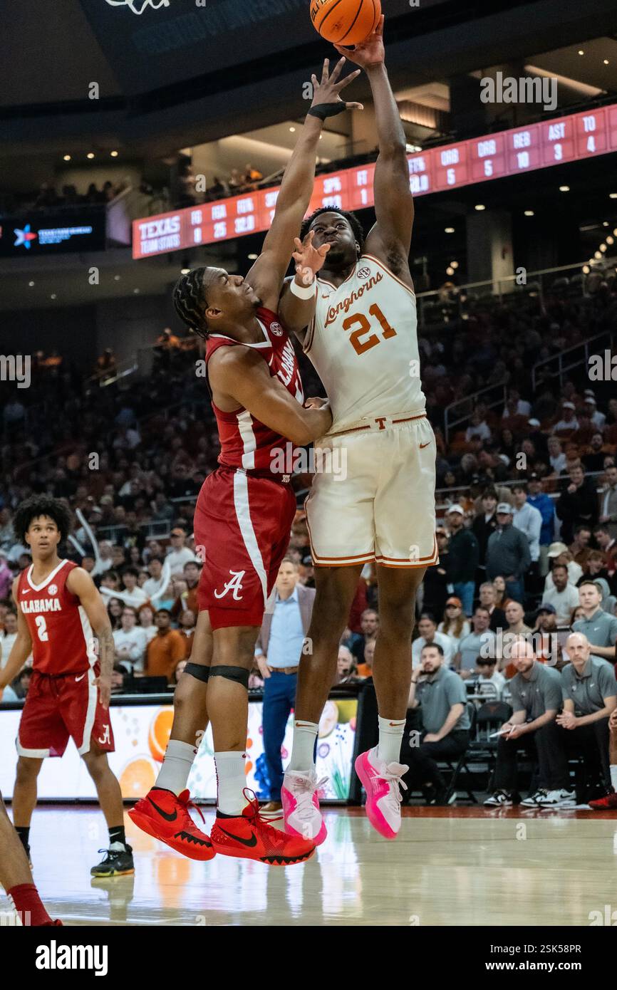 Texas, USA. 11th Feb, 2025. Ze'Rik Onyema (21) of the Texas Longhorns ...