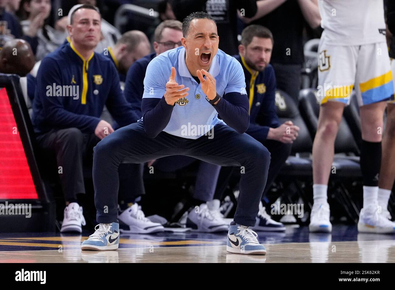 Marquette head coach Shaka Smart reacts during the second half of an ...