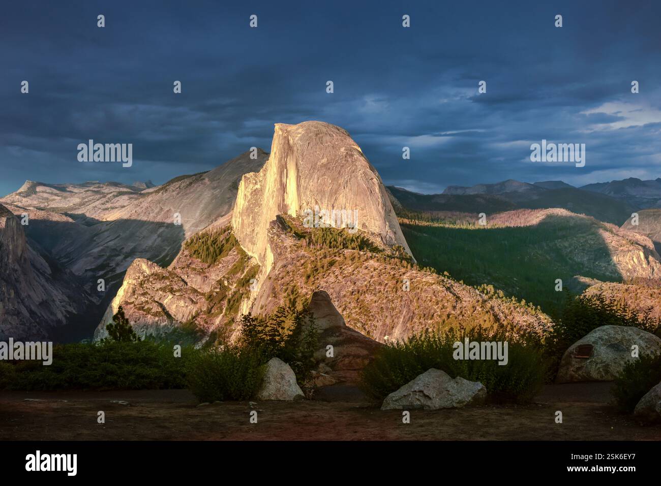 Iconic views of the Yosemite Valley floor, Half Dome, and the high ...