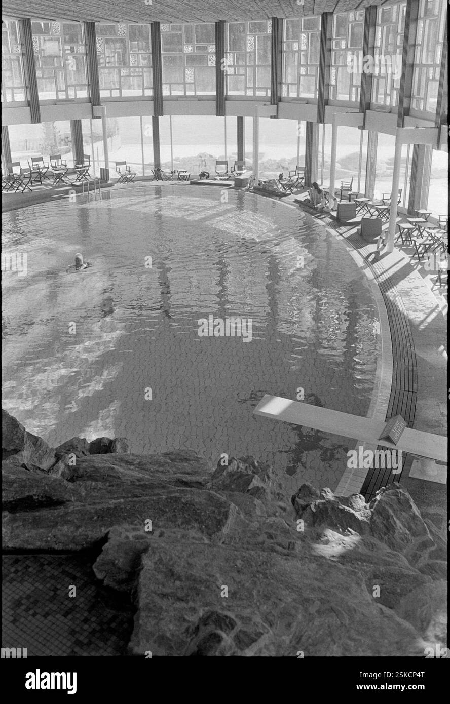 Neue Schwimmhalle im Palace Hotel, St. Moritz 1970#New indoor pool in ...